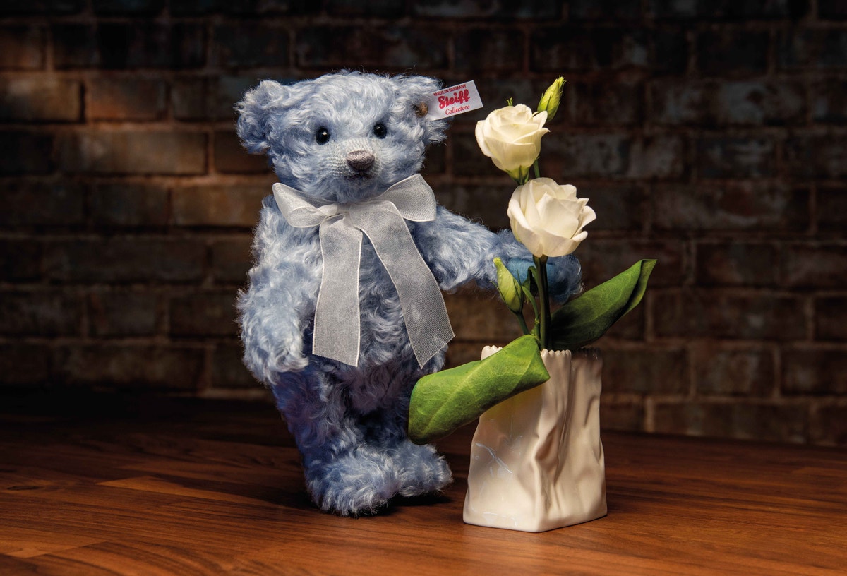 Lily Teddy bear with vase - Steiff.com